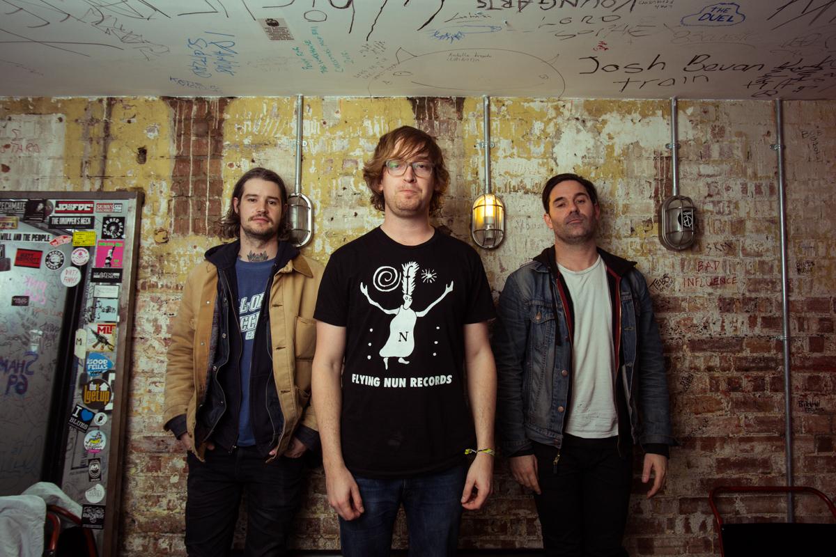 "Acid" y "Slow Decay" son lo nuevo de los canadienses de METZ ...