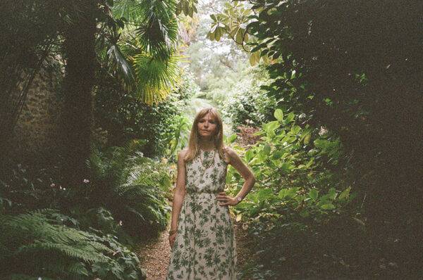 Still Corners anuncia LP en 2024 y lanza su primer single, "Secret ...